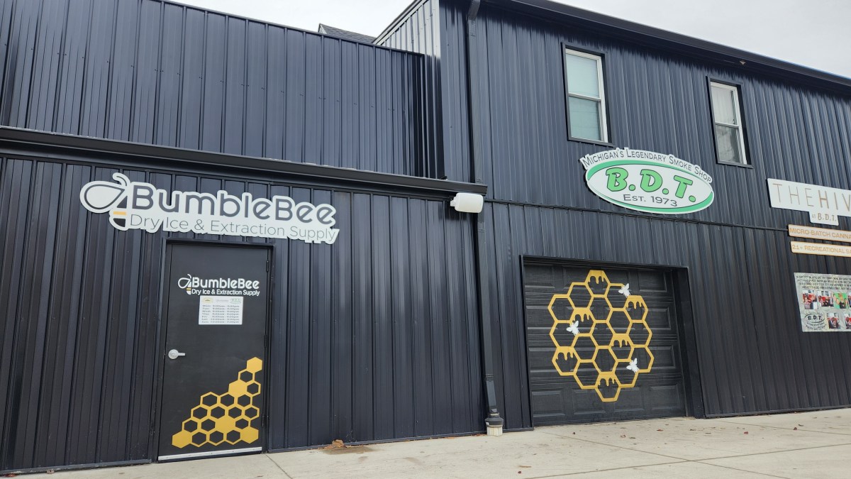 About – BumbleBee Dry Ice & Extraction